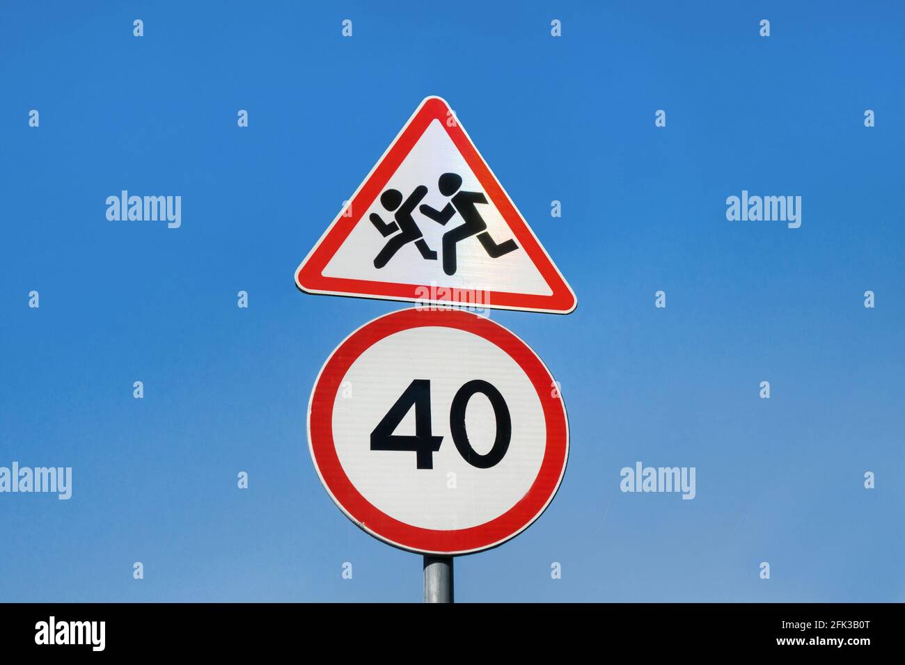 Segnale Stradale Dell'incrocio Dei Bambini Immagini e Fotos Stock ...