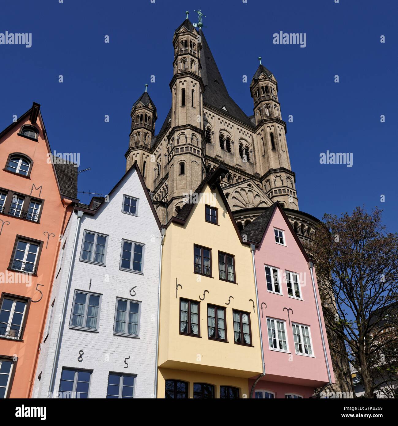Case tedesche colorate immagini e fotografie stock ad alta risoluzione ...