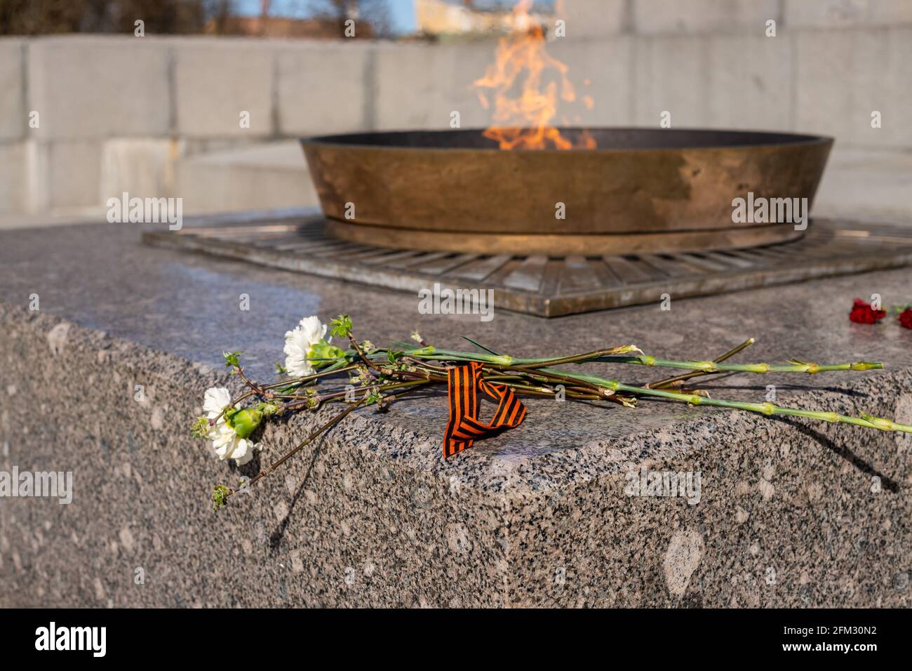 Tomba sovietica simbolica immagini e fotografie stock ad alta ...