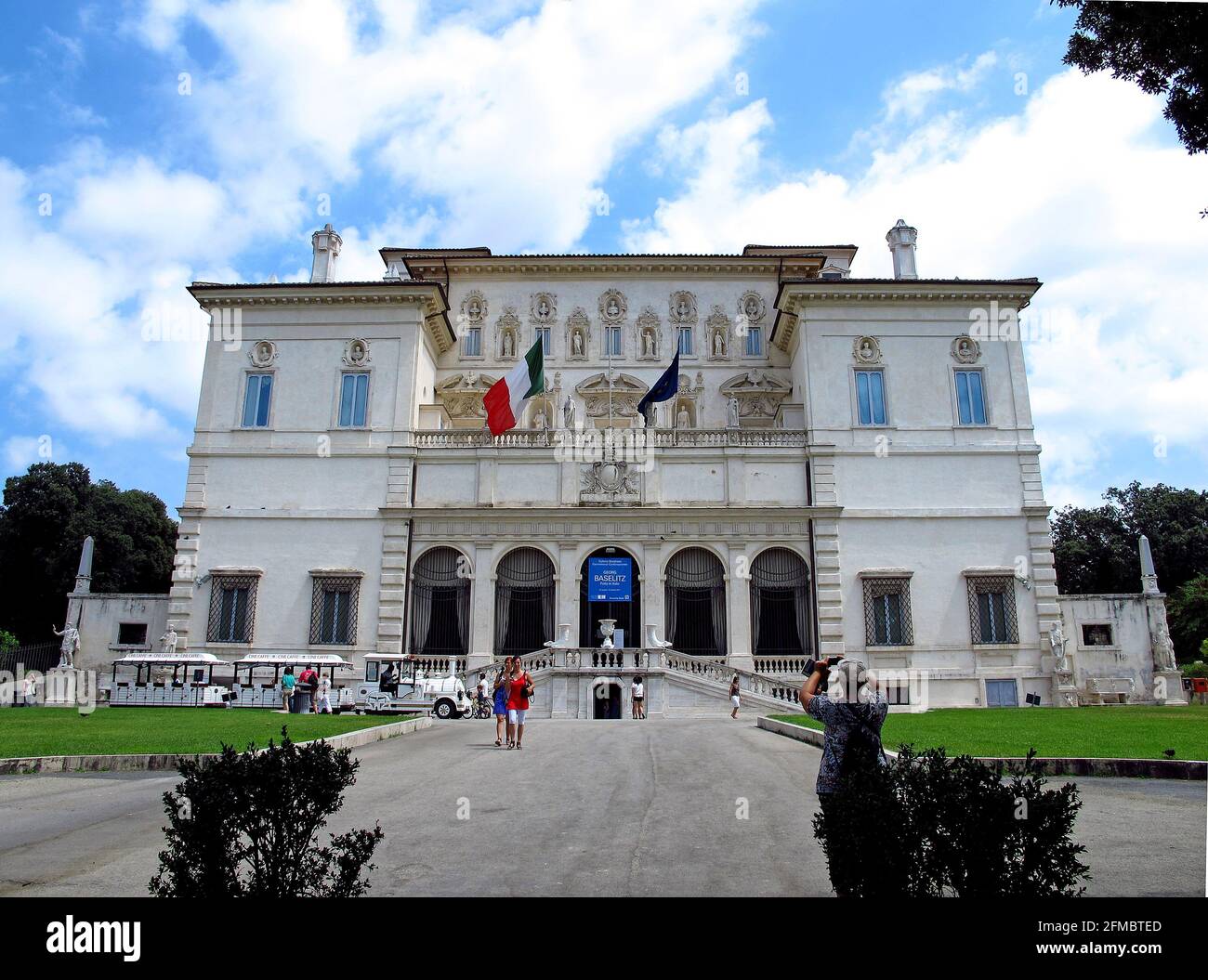 Villa borghese immagini e fotografie stock ad alta risoluzione - Alamy