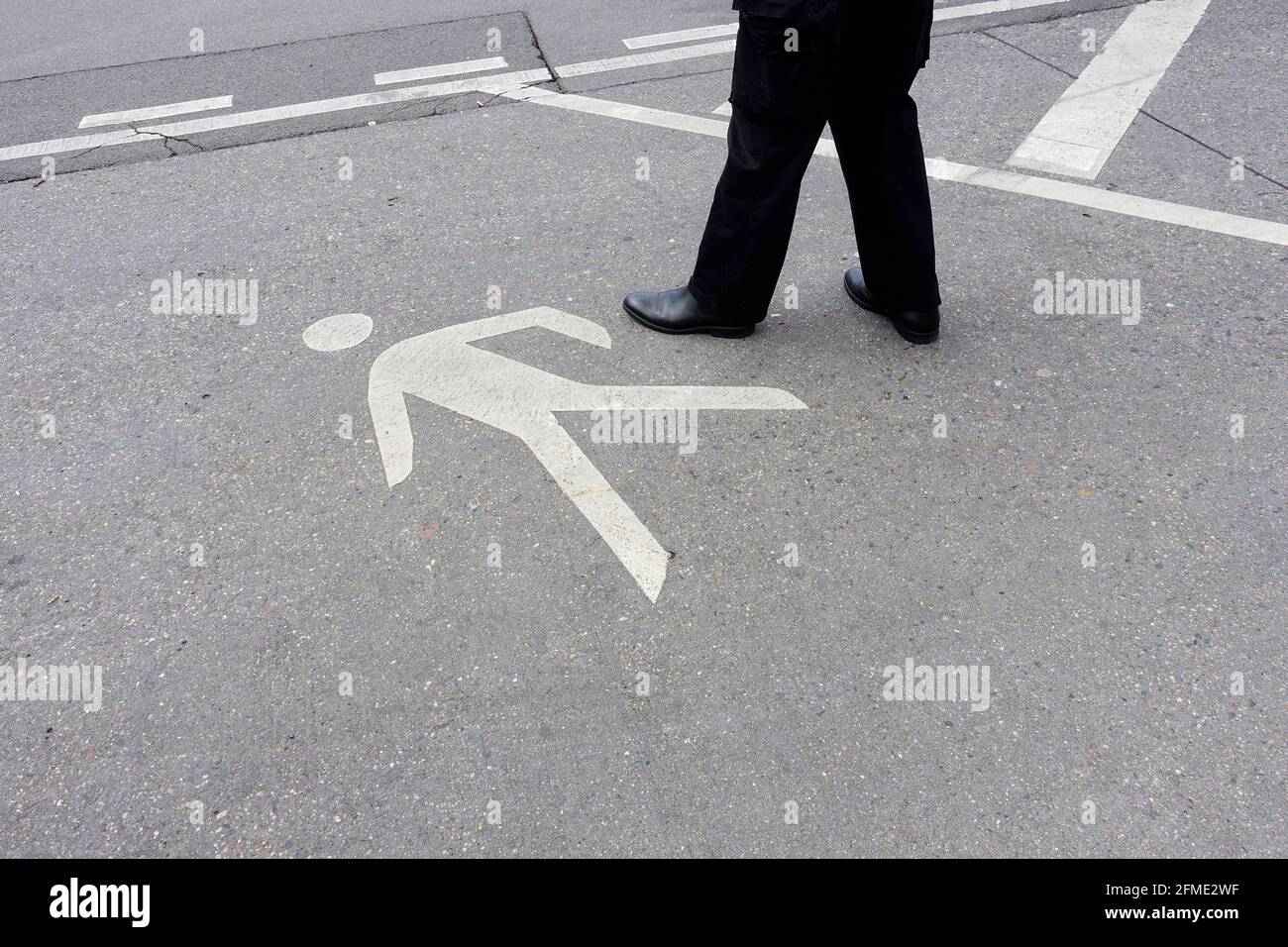 Pittogramma Uomo Che Cammina Immagini e Fotos Stock - Alamy