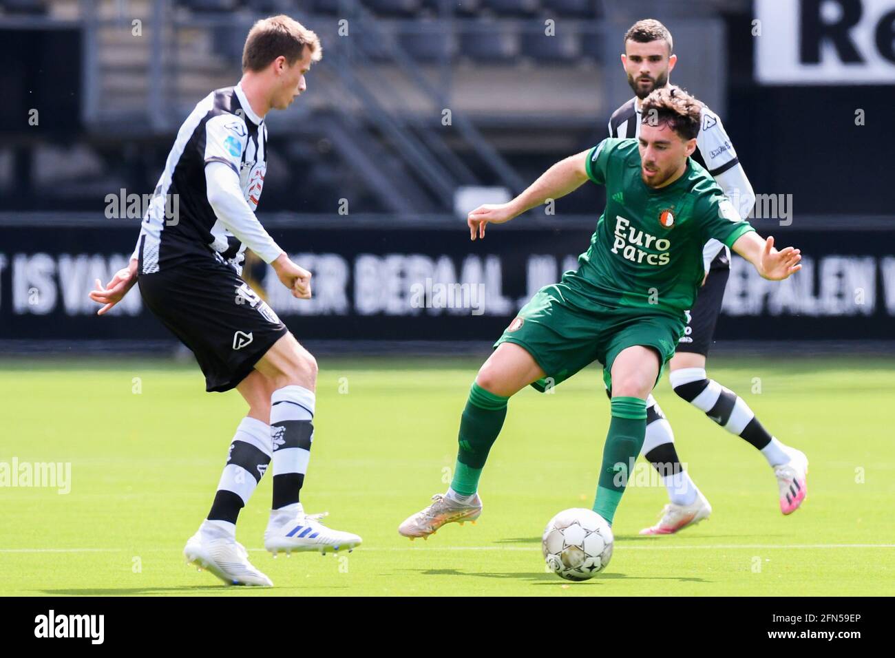 ALMELO, PAESI BASSI - MAGGIO 13: Lucas Schoofs of Heracles Almelo ...