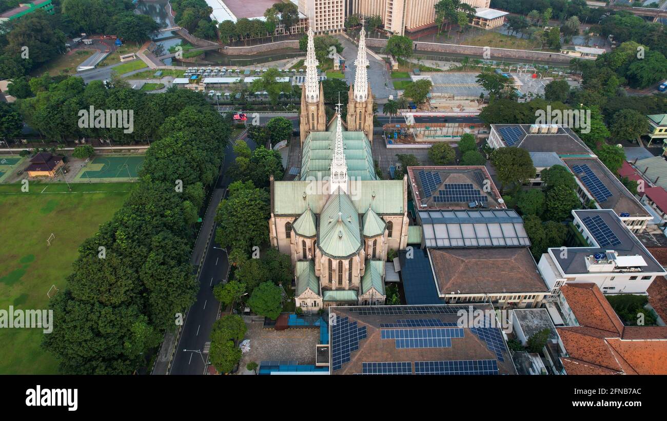 Vista aerea della cattedrale di Giacarta. È la più grande moschea del ...