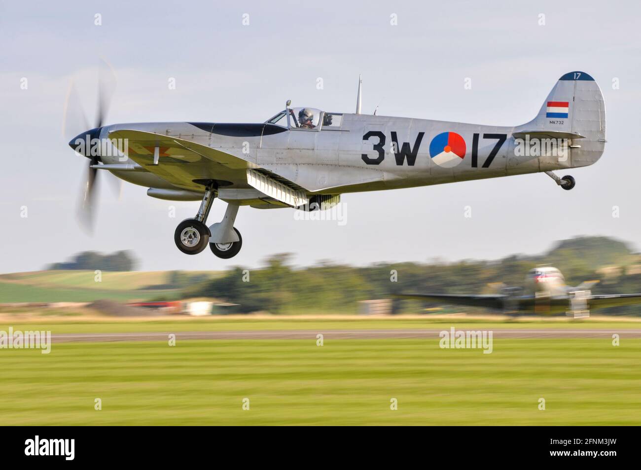 Aereo da combattimento Supermarine Spitfire della seconda guerra mondiale MK732. Spitfire LF Mk ...