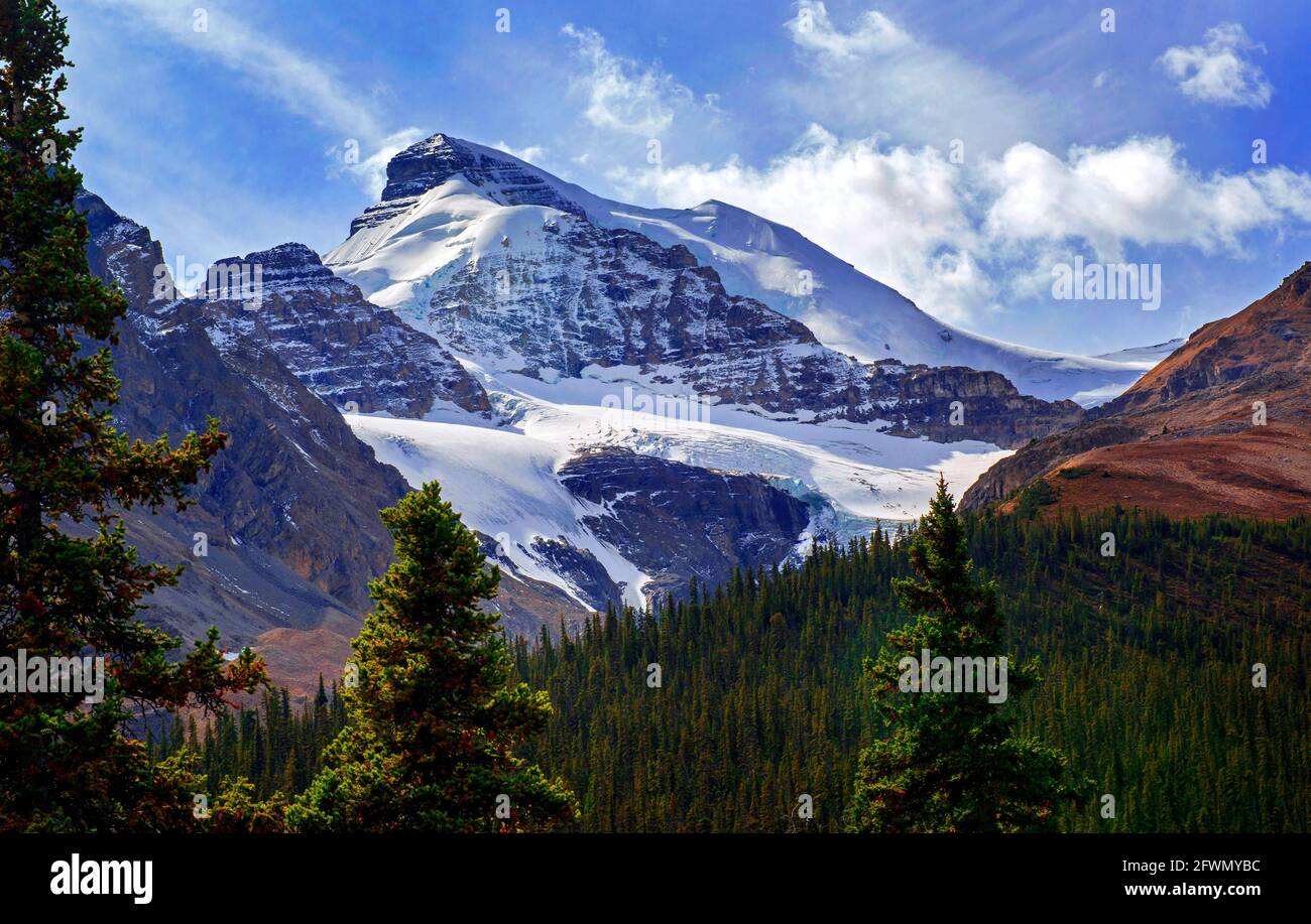 Sunwapta pass immagini e fotografie stock ad alta risoluzione - Alamy