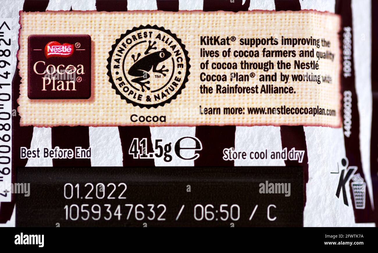 Nestle kit kat dark chocolate bar immagini e fotografie stock ad alta ...