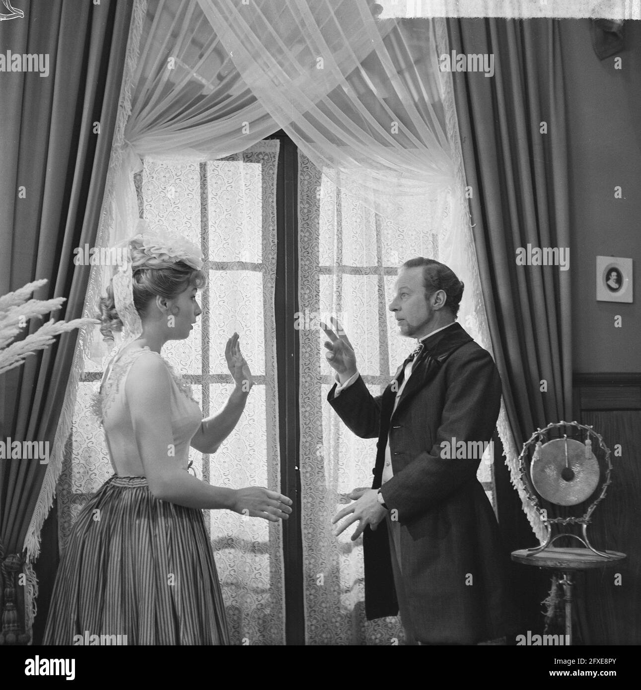 La televisione gioca anche nella vasca da bagno. Pleuni Touw e Jan ...