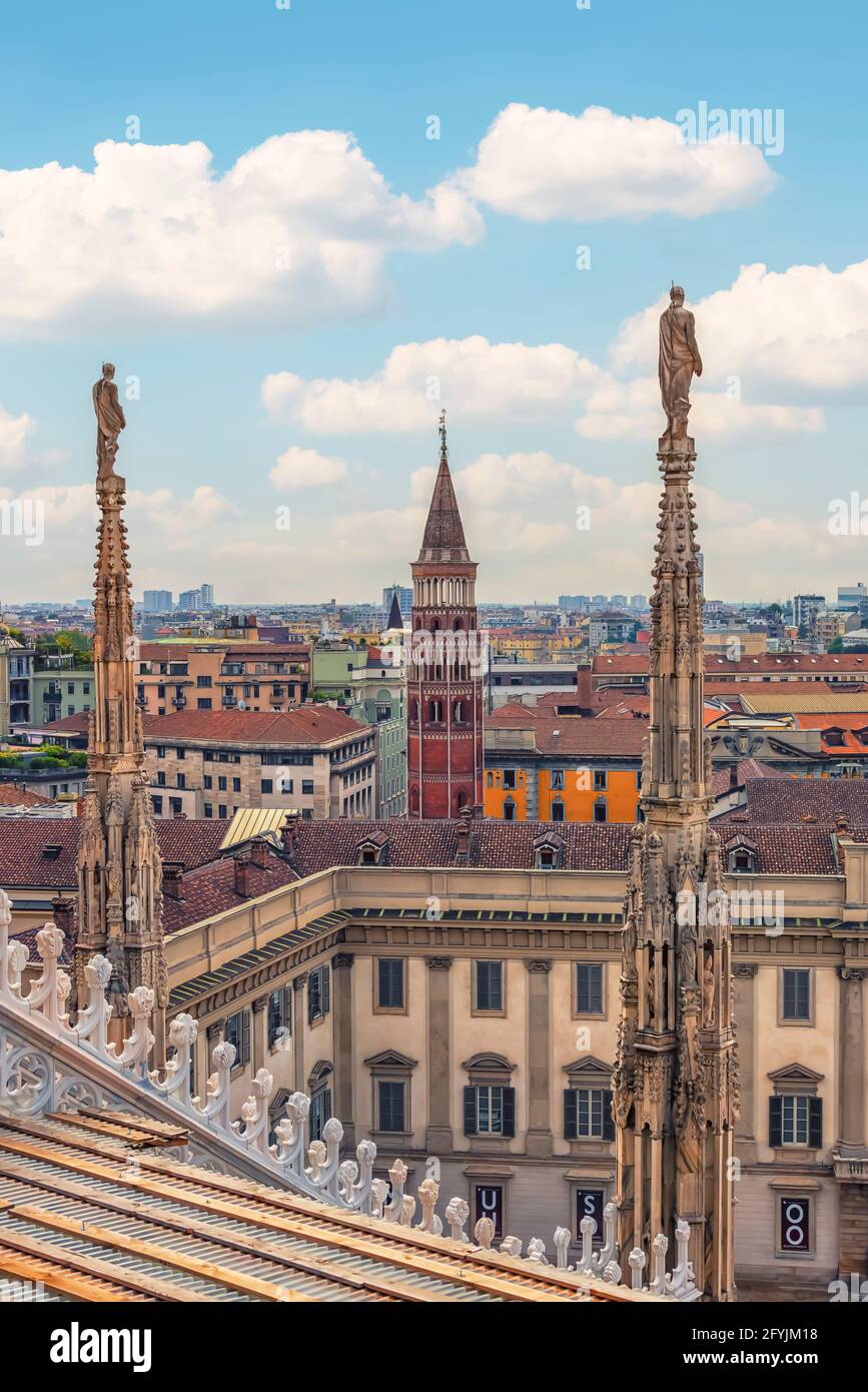 La cattedrale gotica del duomo di milano immagini e fotografie stock ad ...