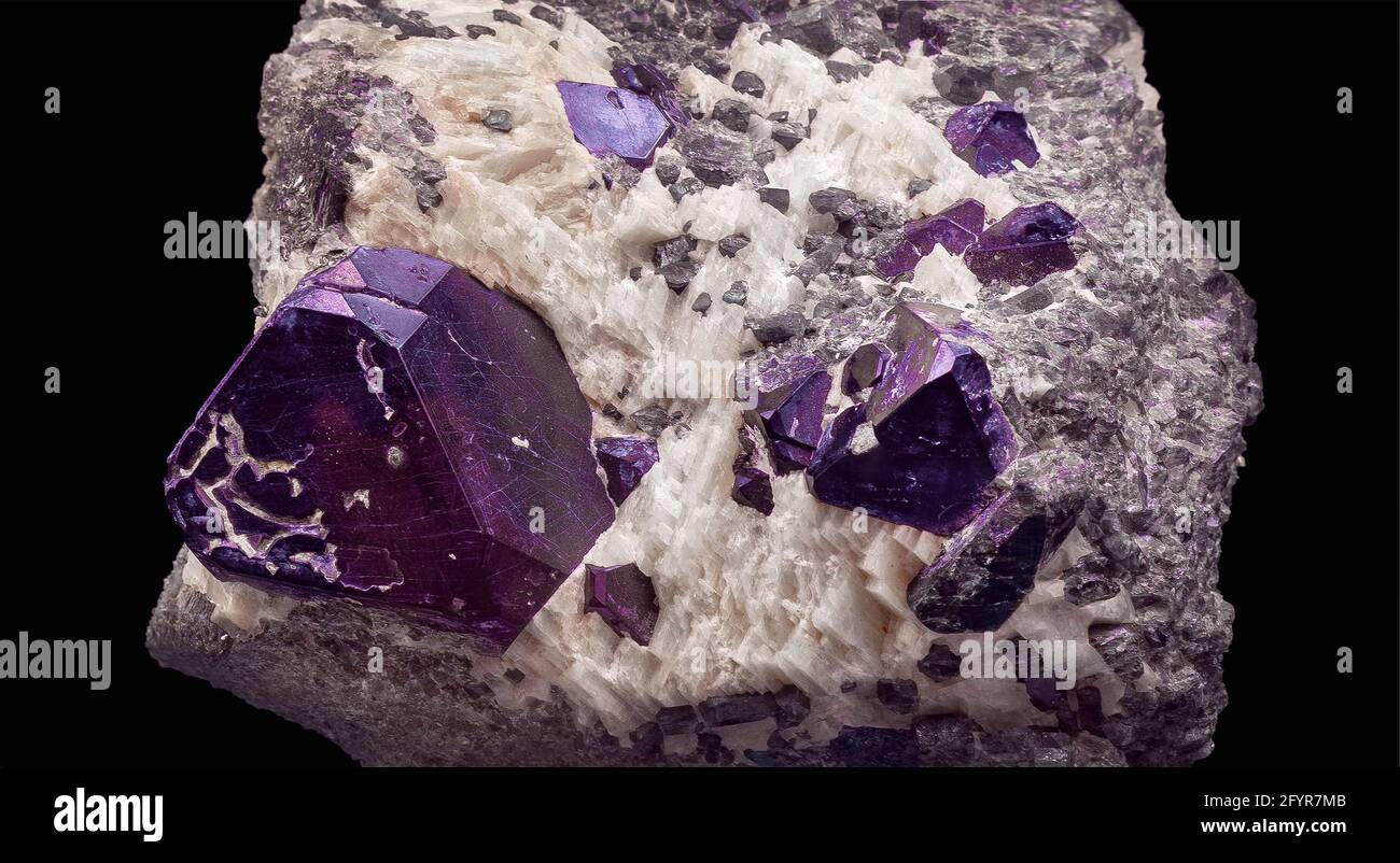 Spinel gemstone immagini e fotografie stock ad alta risoluzione - Alamy