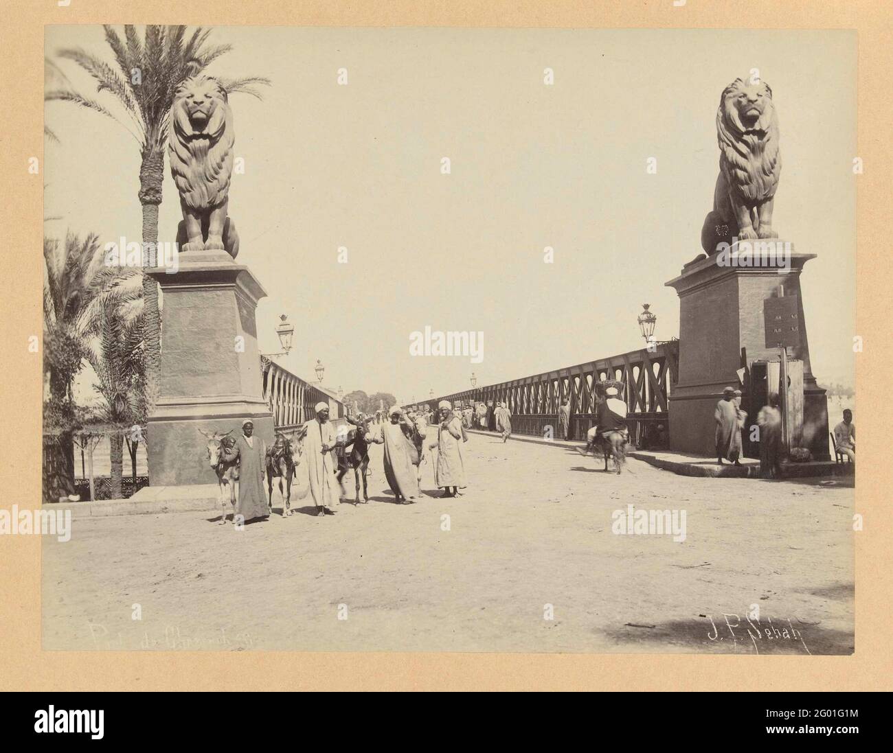 La Kasr El Nil sulla riva con due leoni immagini sulla testa del ponte ...