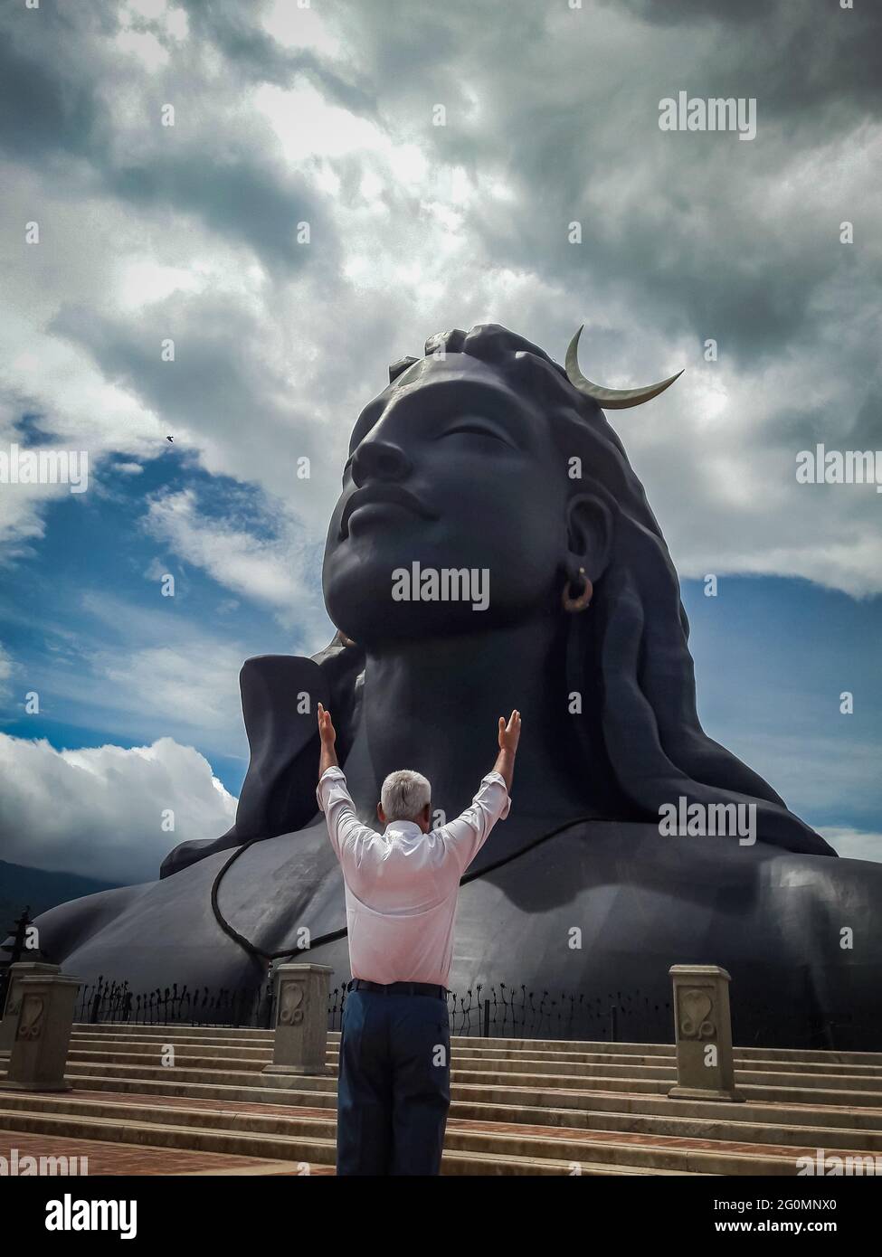 Adiyogi lord shiva statue in isha yoga coimbatore immagini e fotografie ...