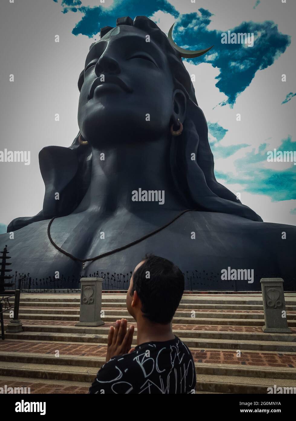 Adiyogi lord shiva statue in isha yoga coimbatore immagini e fotografie ...