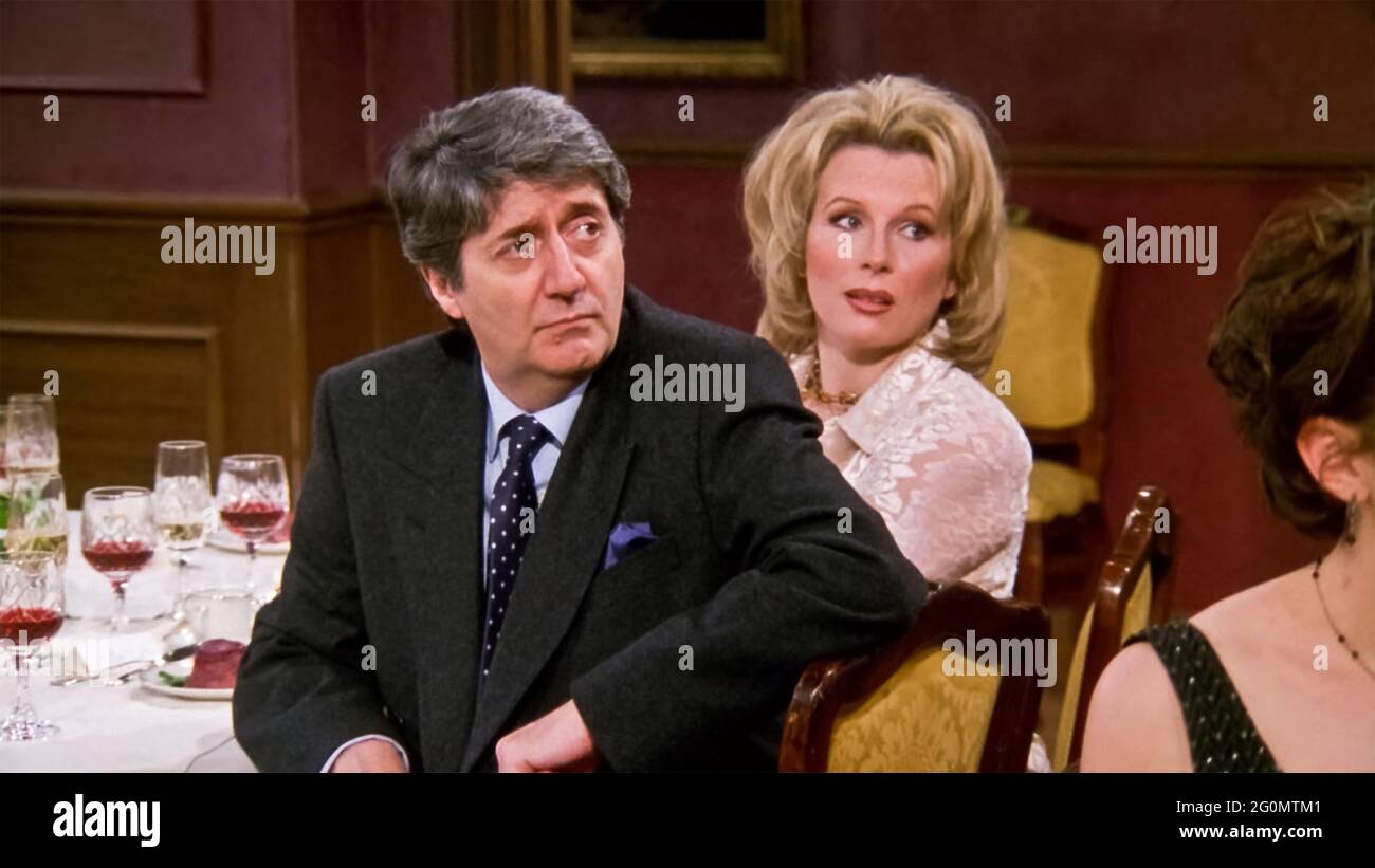STATI UNITI. Jennifer Saunders e Tom conti in una scena della serie ...