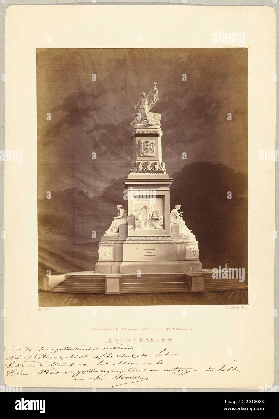 Disegno del Monumento Nazionale; modello coronato del monumento Eben ...