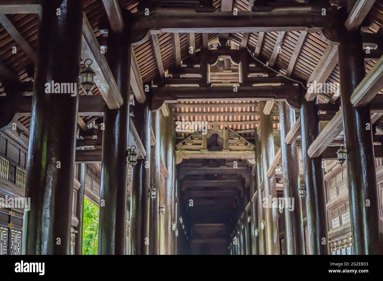 Tempio torre di Bai Dinh pagoda a Ninh Binh, Vietnam Foto stock - Alamy