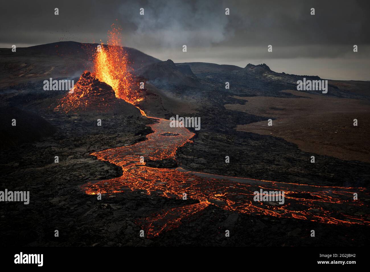Vulcano fagradalsfjall immagini e fotografie stock ad alta risoluzione ...
