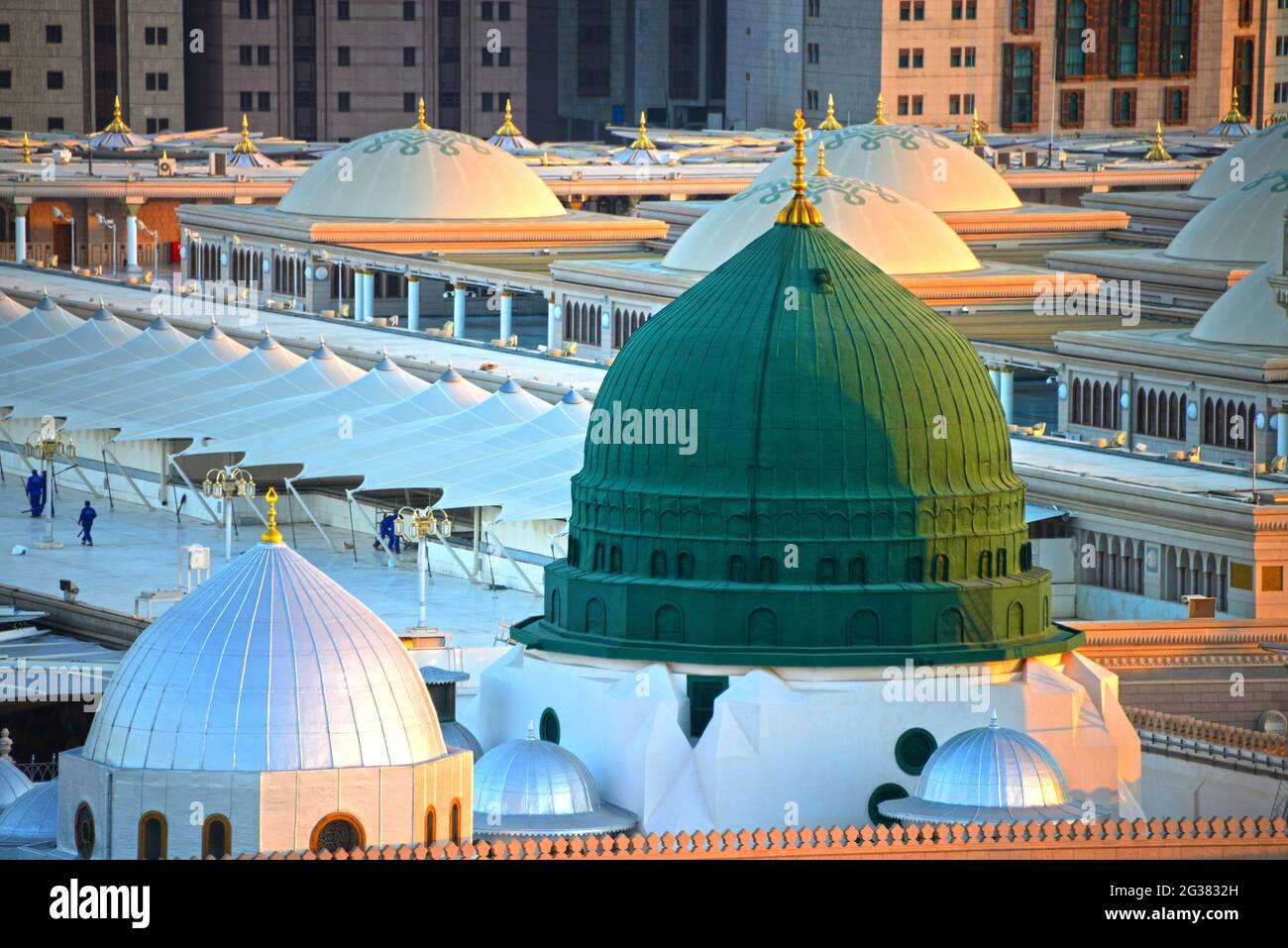 La Moschea del Santo Profeta (Masjid Nabawi) a Madinah, Arabia Saudita ...