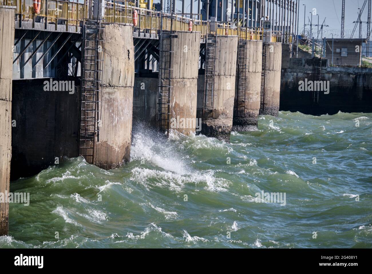 Centrale idroelettrica ad acqua fluente immagini e fotografie stock ad ...
