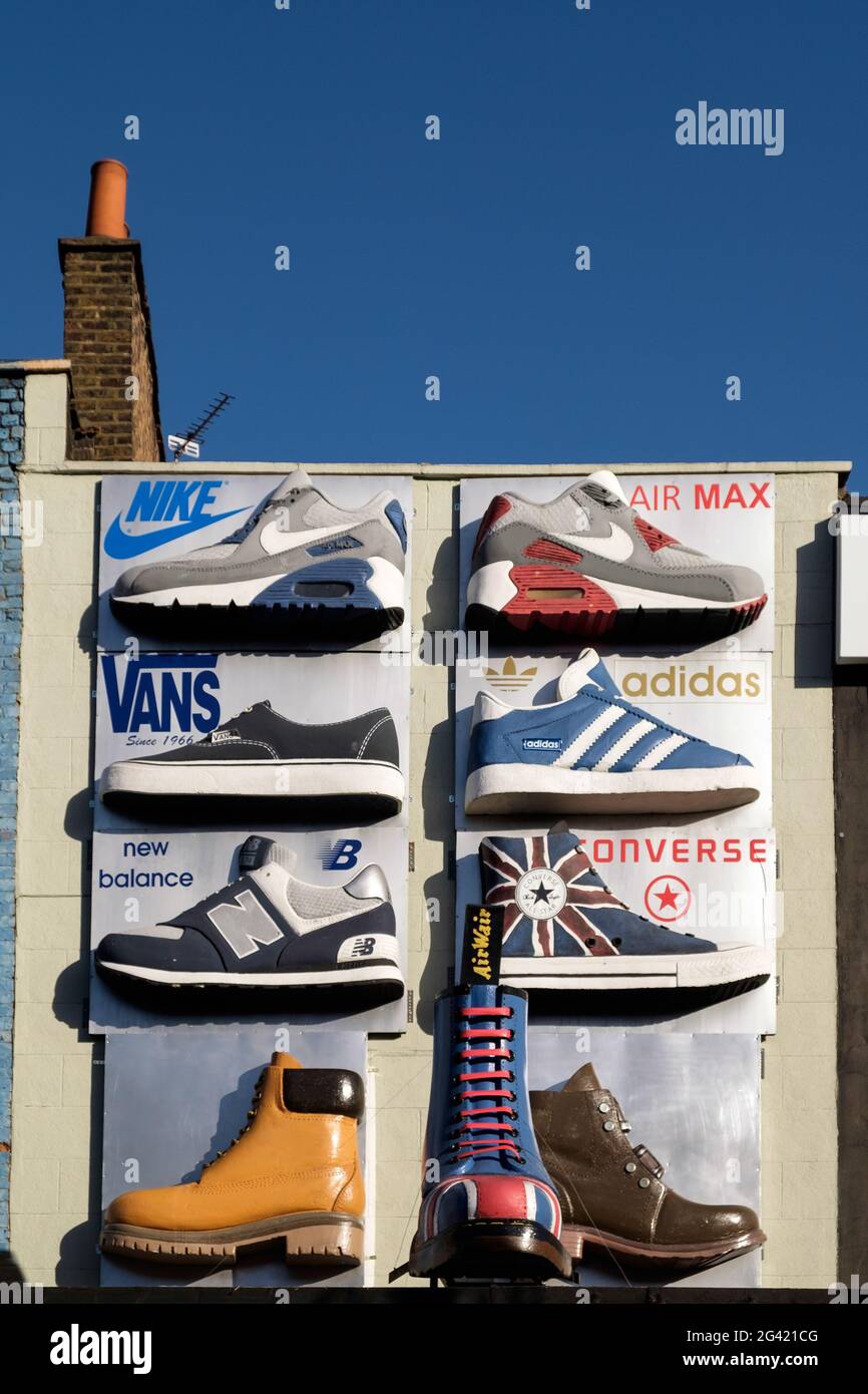 Facciata di un negozio immagini e fotografie stock ad alta risoluzione ...