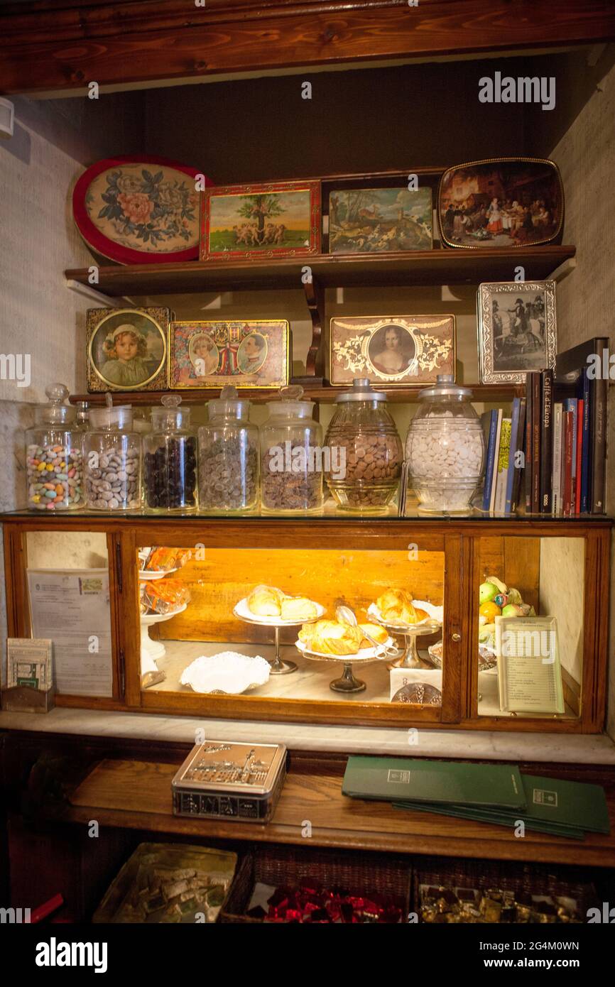 Al bicerin immagini e fotografie stock ad alta risoluzione - Alamy