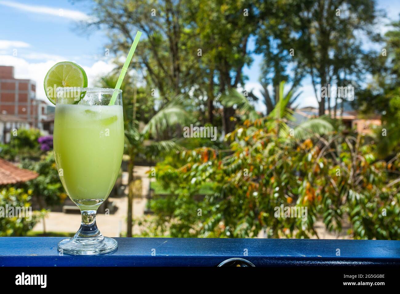 Bevanda rinfrescante al limone immagini e fotografie stock ad alta ...