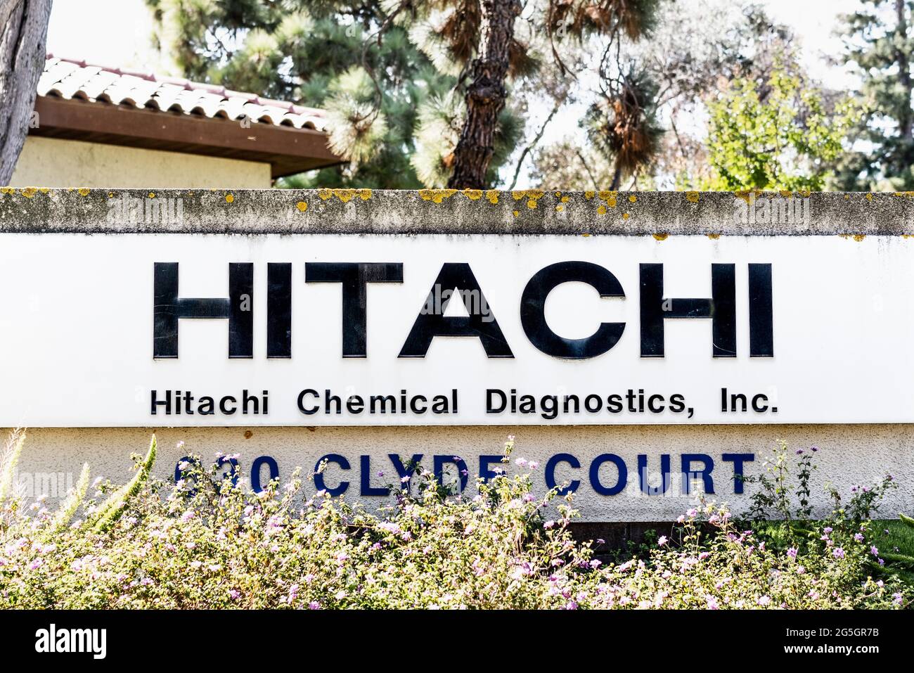 Hitachi logo immagini e fotografie stock ad alta risoluzione - Alamy