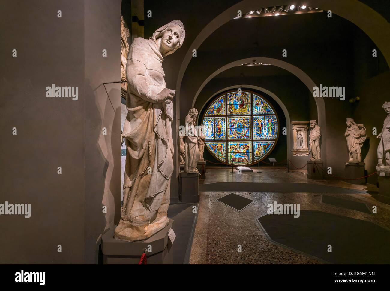 Maria di Mosè e altre sculture originali della facciata del Duomo 1284 ...