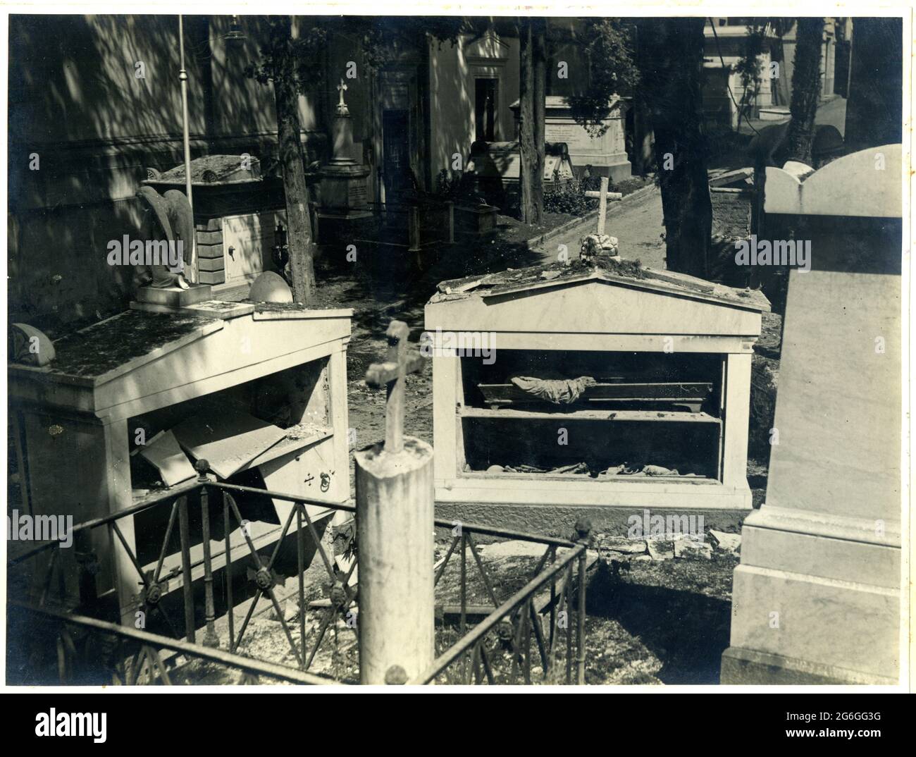 Bombardamenti napoli 1943 immagini e fotografie stock ad alta ...