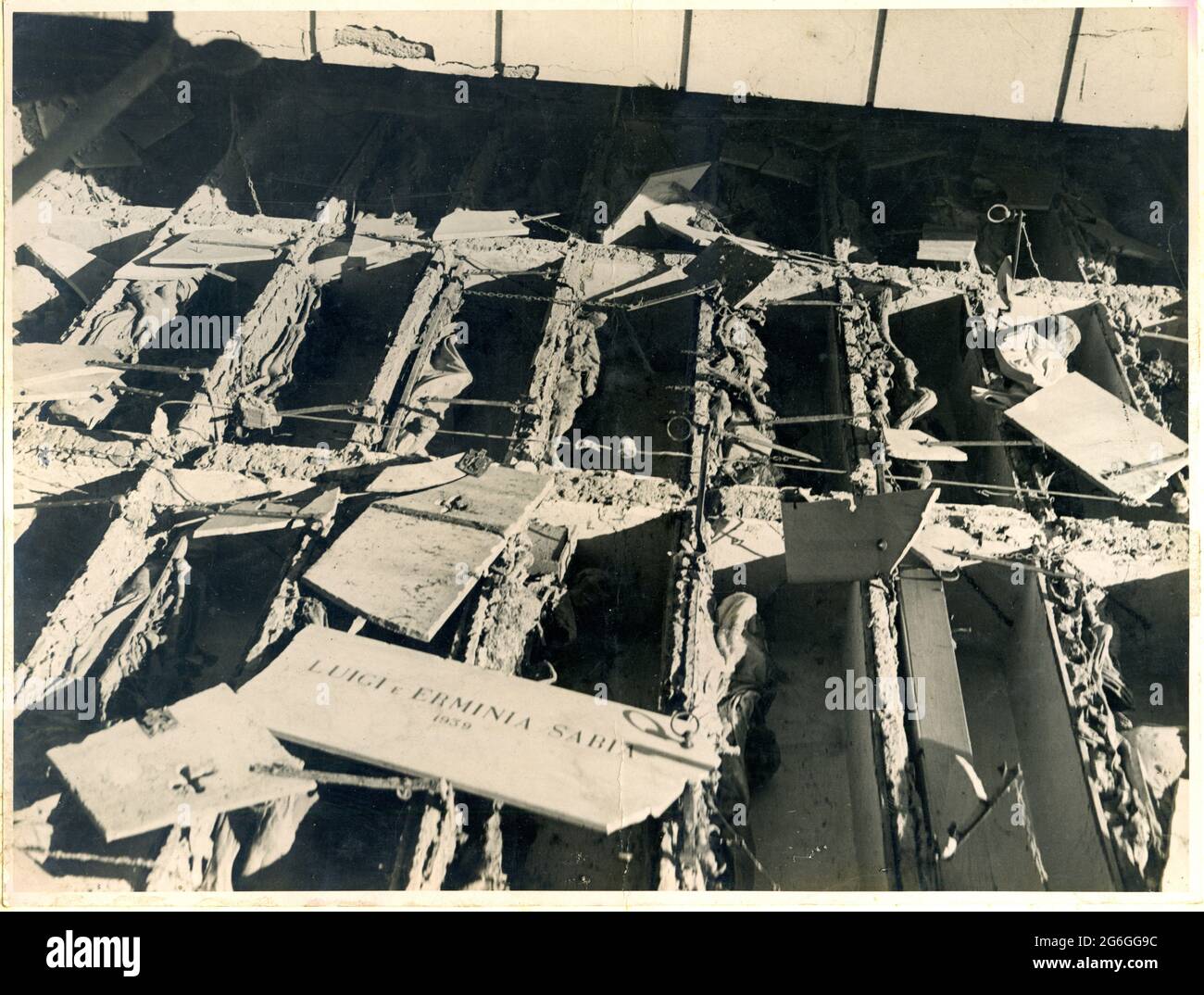 Bombardamenti napoli 1943 immagini e fotografie stock ad alta ...