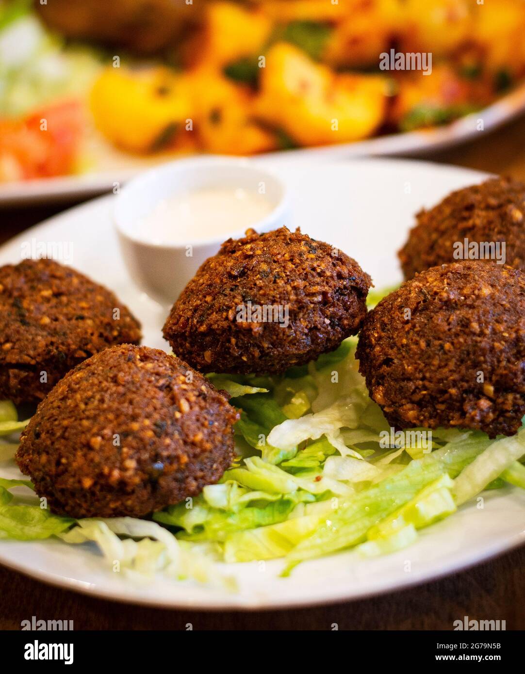 Falafel egypt immagini e fotografie stock ad alta risoluzione - Alamy