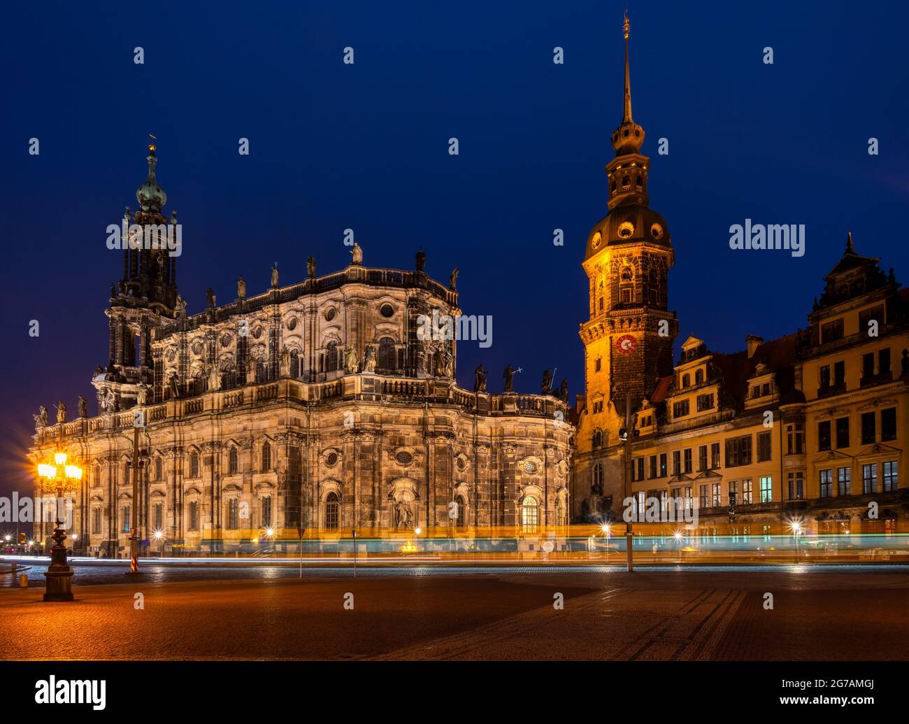 Centro storico di dresda con il castello della cattedrale di st trinity ...