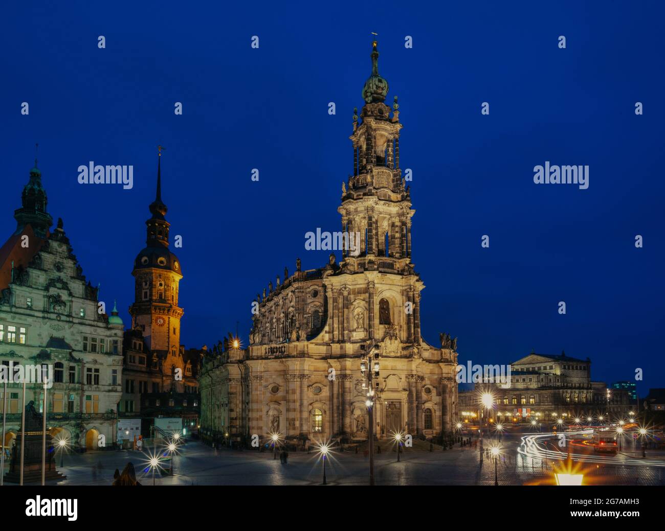 Centro storico di dresda con il castello della cattedrale di st trinity ...