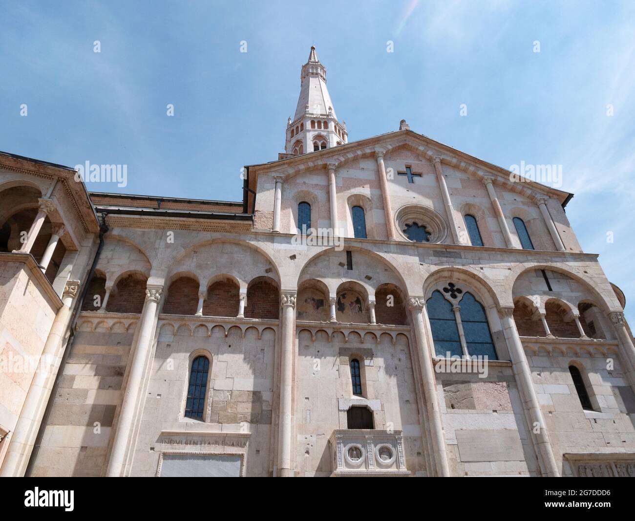 Esterno della cattedrale di modena immagini e fotografie stock ad alta ...