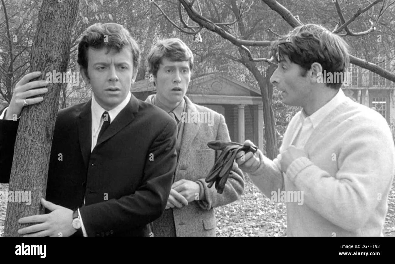 Londra.UK. Michael Crawford, Ray Brooks e Donal Donnelly In una scena ...