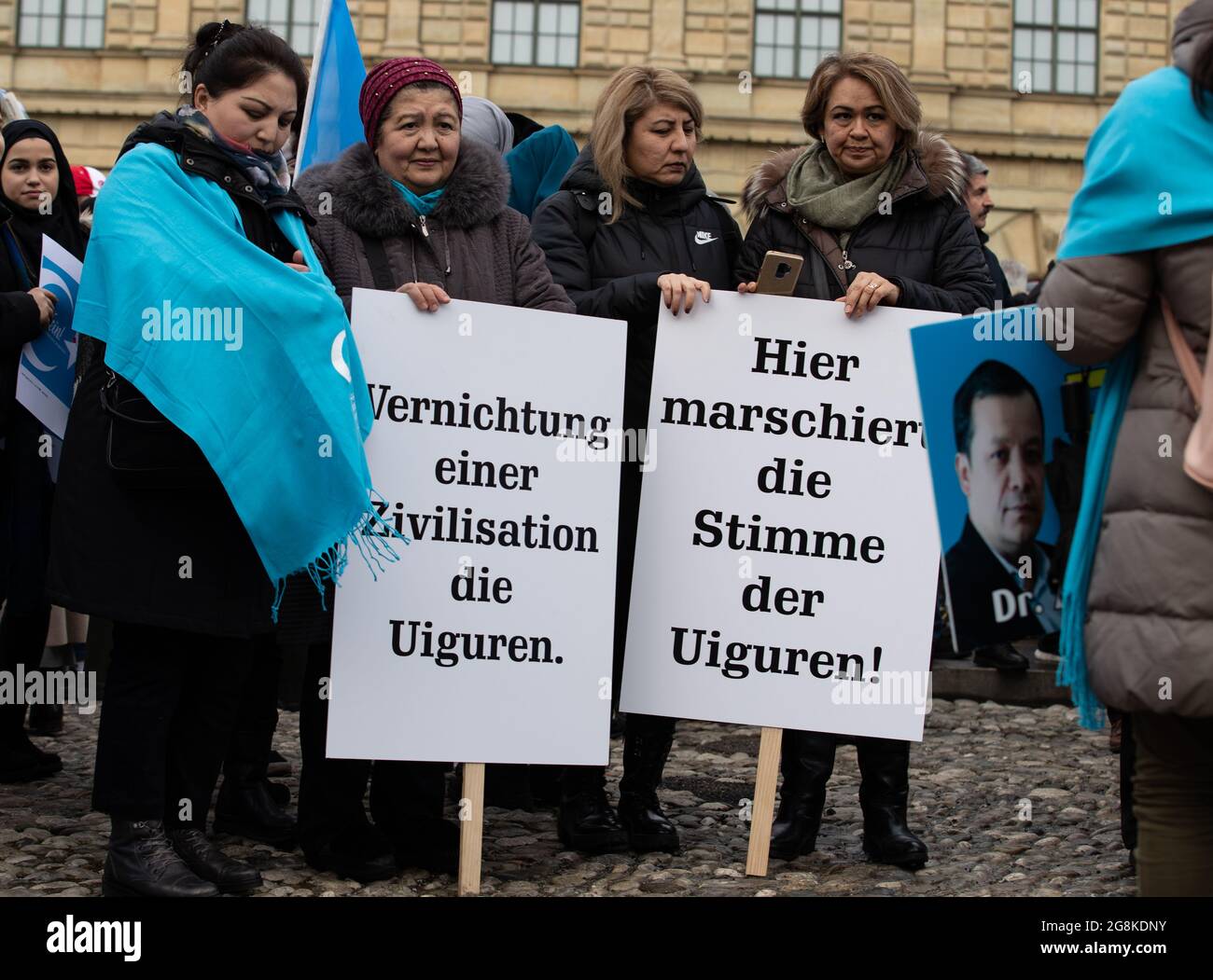 Schillder mit und Vernichtung und Vernichtung Zivilisation die Uiguren ...