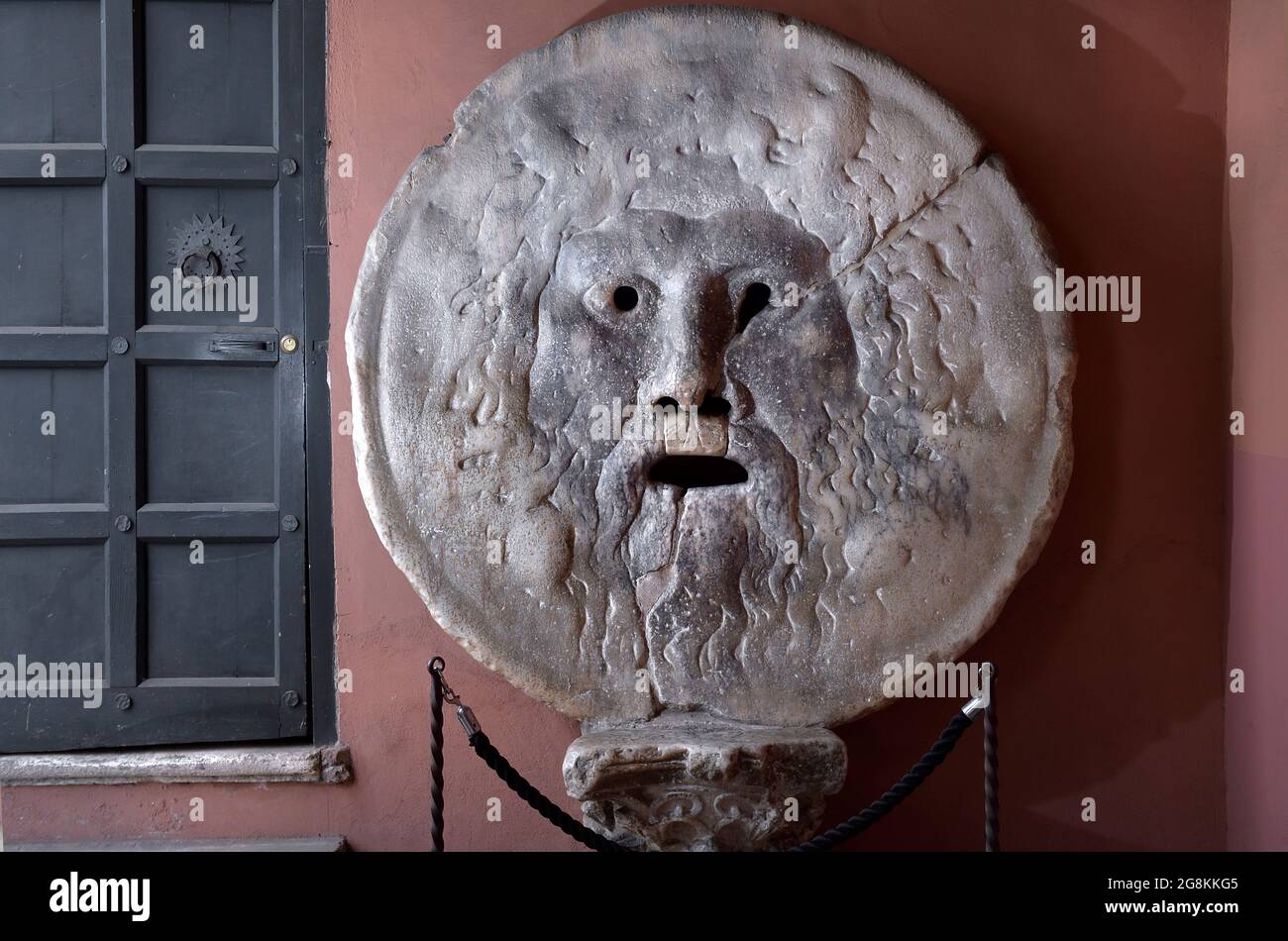 Roma Colle Aventino, Basilica di Santa Sabina. Particolare il grande ...