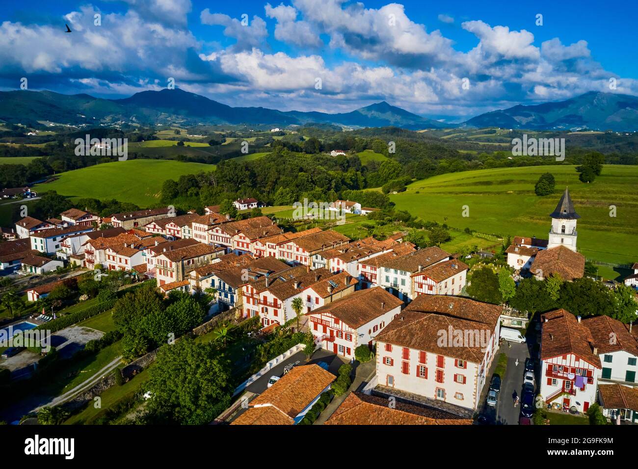 Etichettati les plus beaux villages france immagini e fotografie stock ...