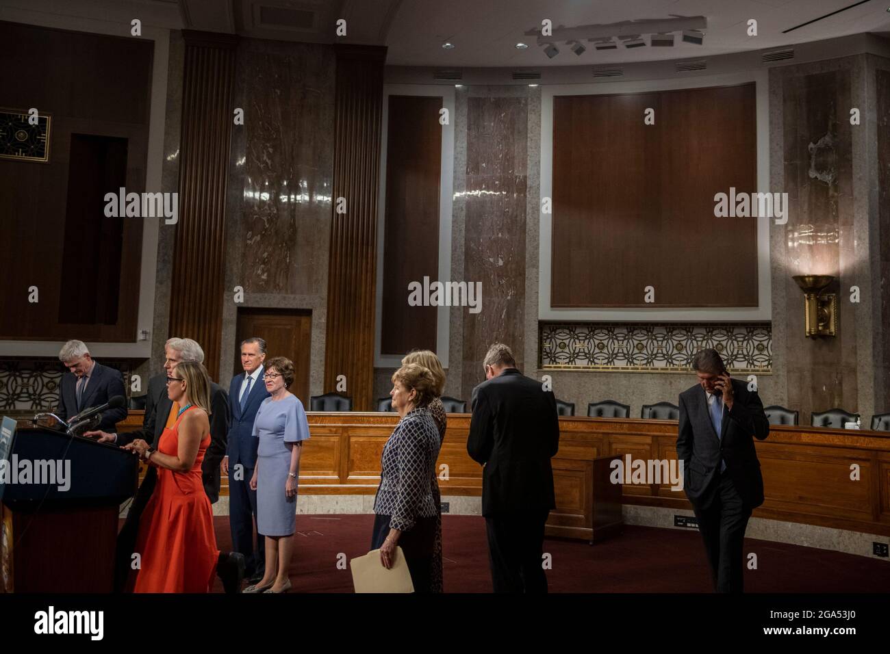 Senatore degli stati uniti kyrsten sinema democratico dell'arizona ...