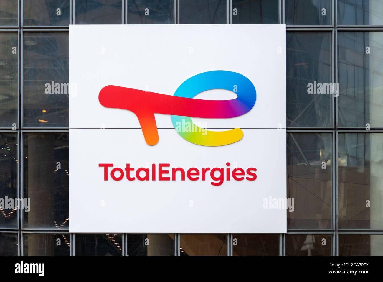 Logo totalenergies immagini e fotografie stock ad alta risoluzione - Alamy