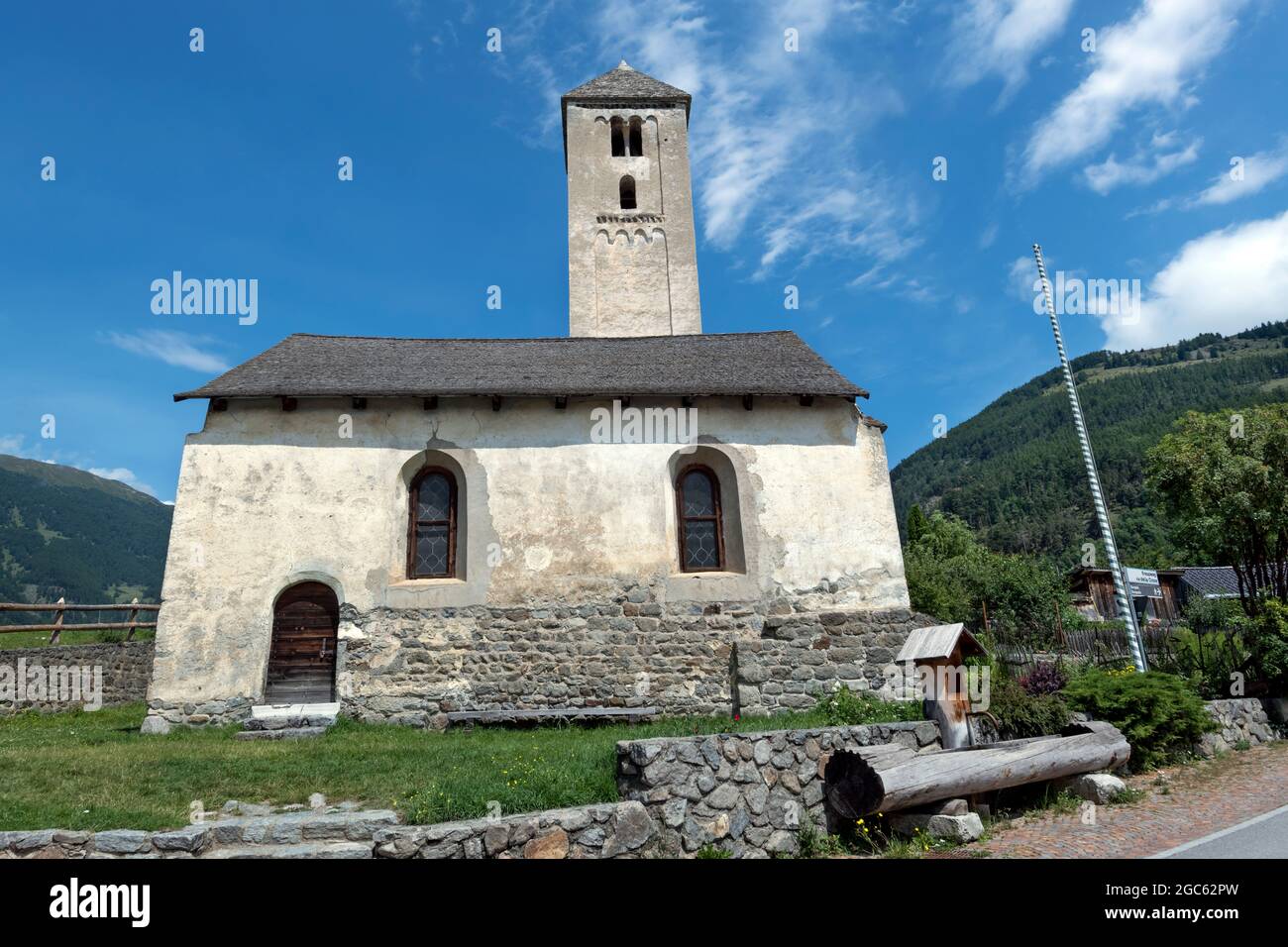 Chiese antiche immagini e fotografie stock ad alta risoluzione - Alamy