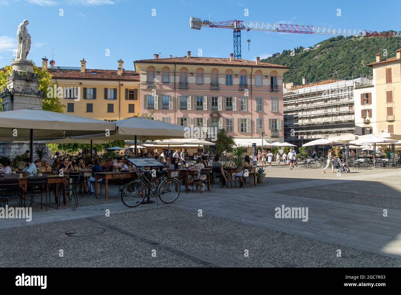 Piazza Alessandro volta Como italia Foto stock - Alamy