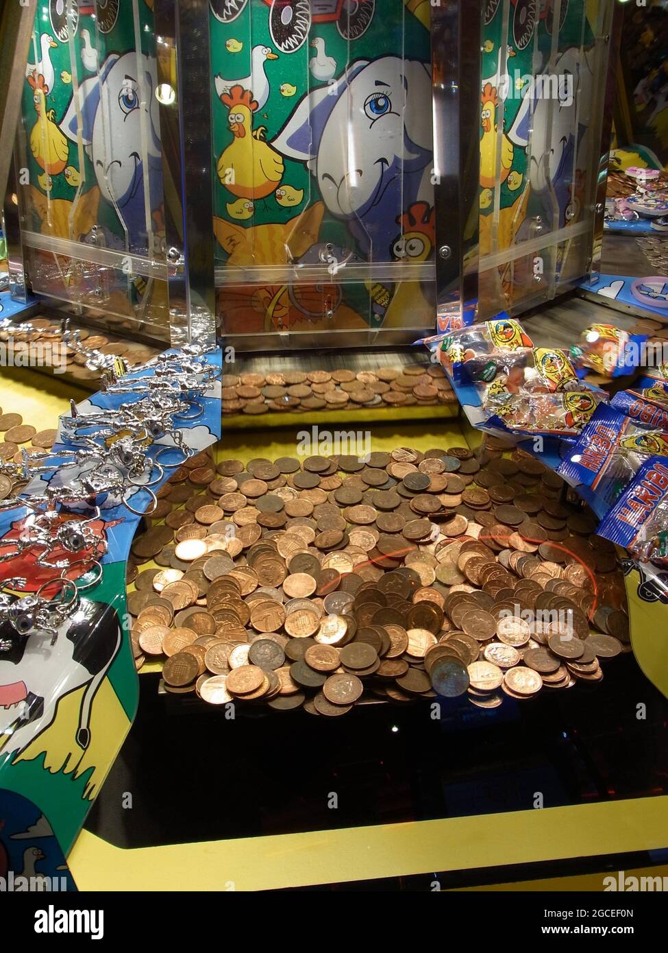 Penny drop machine immagini e fotografie stock ad alta risoluzione - Alamy
