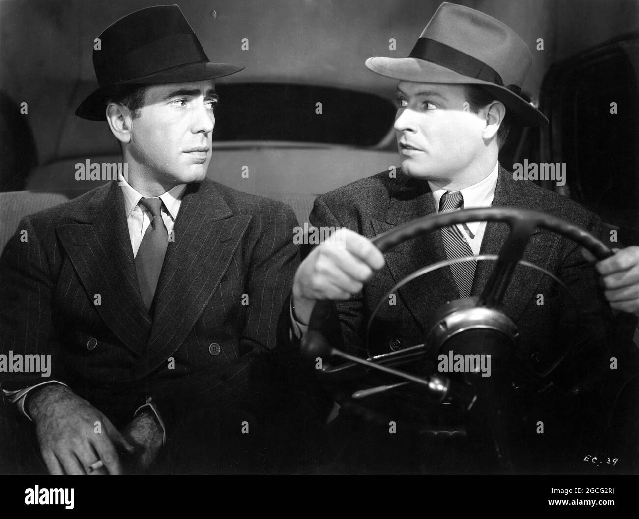 Il grande colpo 1942 humphrey bogart Foto e Immagini Stock in Bianco e ...