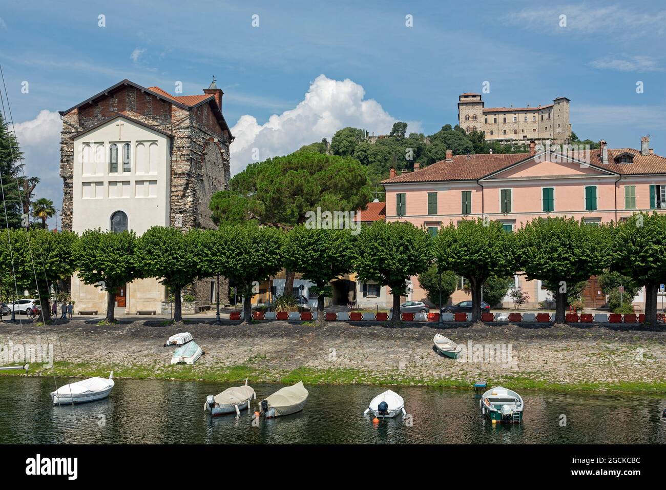 Lago maggiore angera castello immagini e fotografie stock ad alta ...