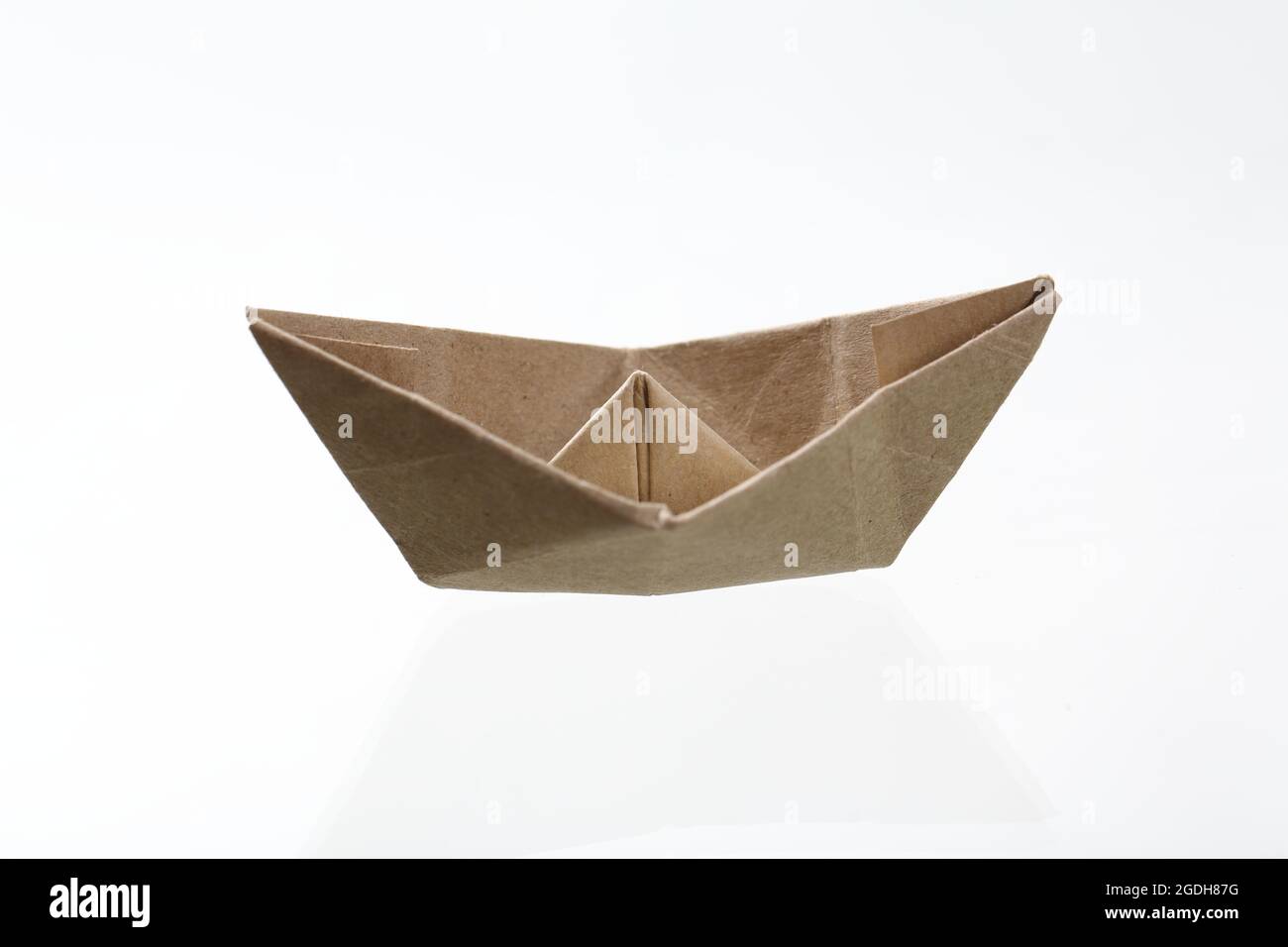 Papercraft ship immagini e fotografie stock ad alta risoluzione - Alamy