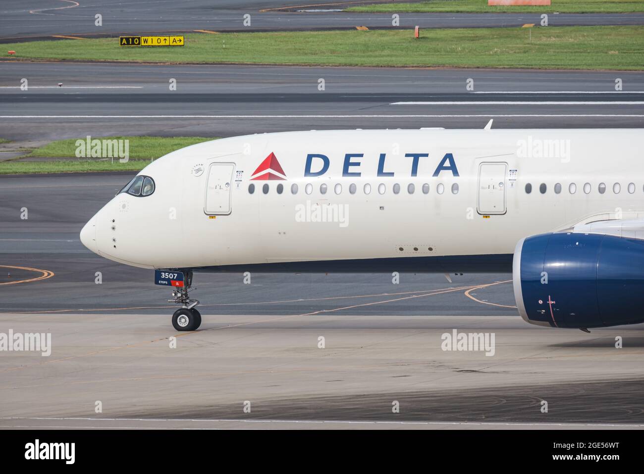 Volare jet delta immagini e fotografie stock ad alta risoluzione - Alamy