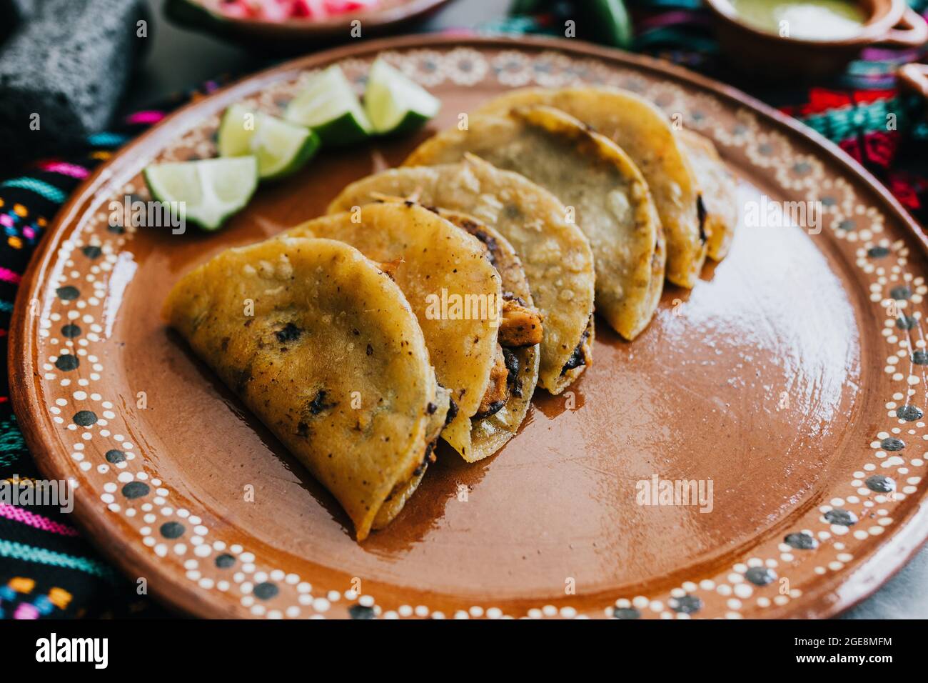 Taco rosolato immagini e fotografie stock ad alta risoluzione - Alamy