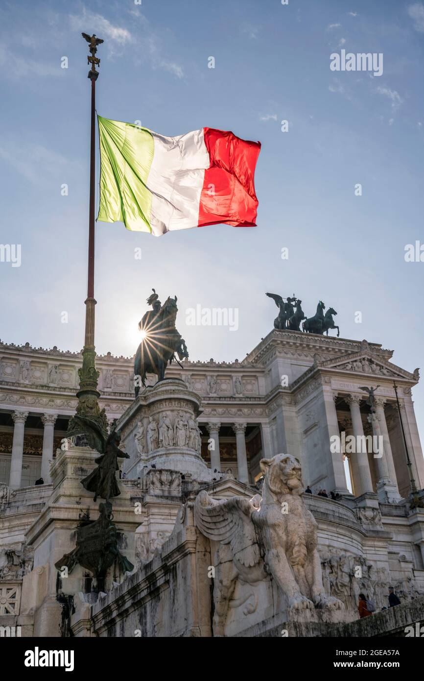 Bandiera italiana roma immagini e fotografie stock ad alta risoluzione ...