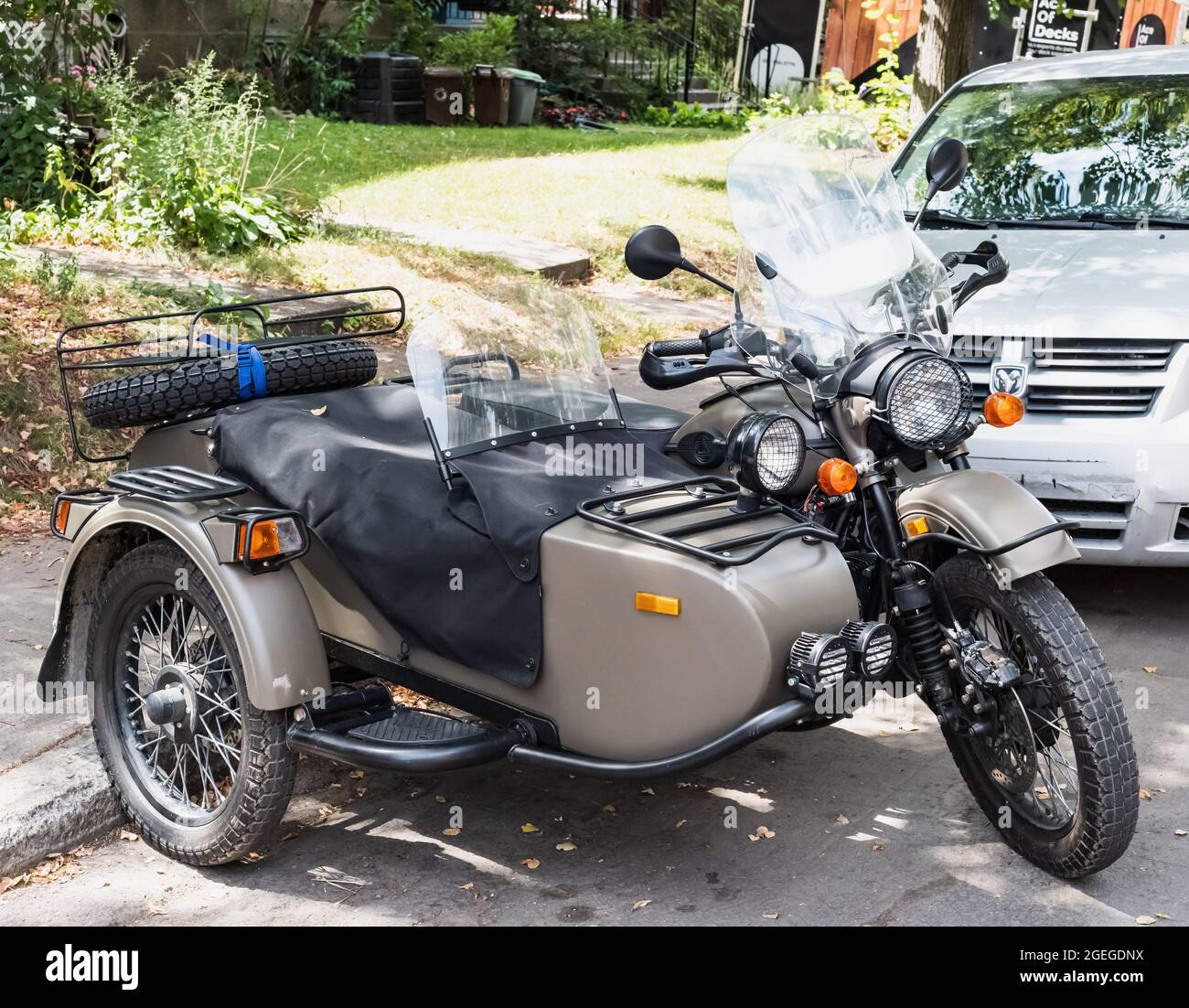Ural motorcycle sidecar immagini e fotografie stock ad alta risoluzione ...