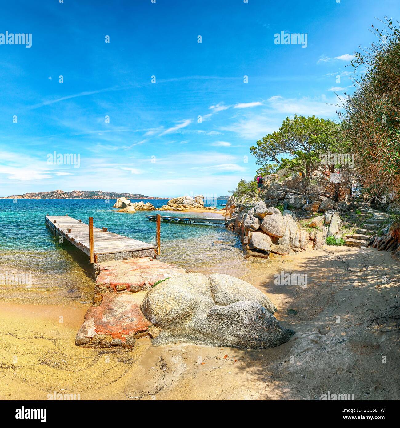 Vista mozzafiato sulla spiaggia di Porto Rafael resort. Pittoresco mare ...